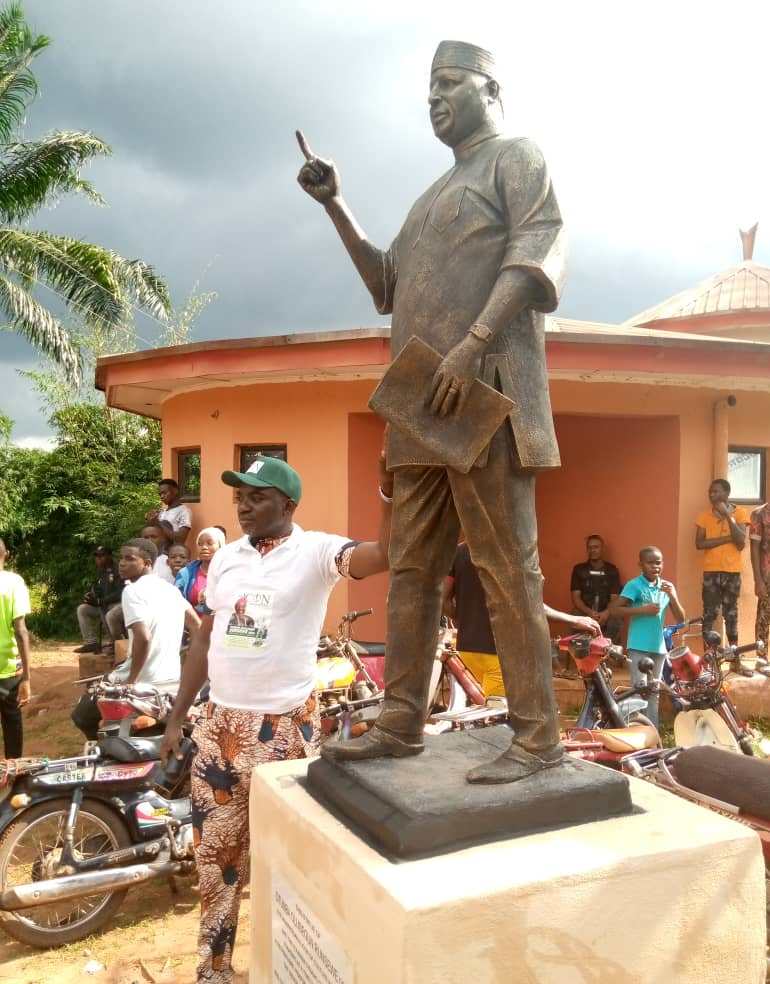 Igbo Cultural group Inaugurate Runsewe's Statue in Igboukwu, Anambra ...